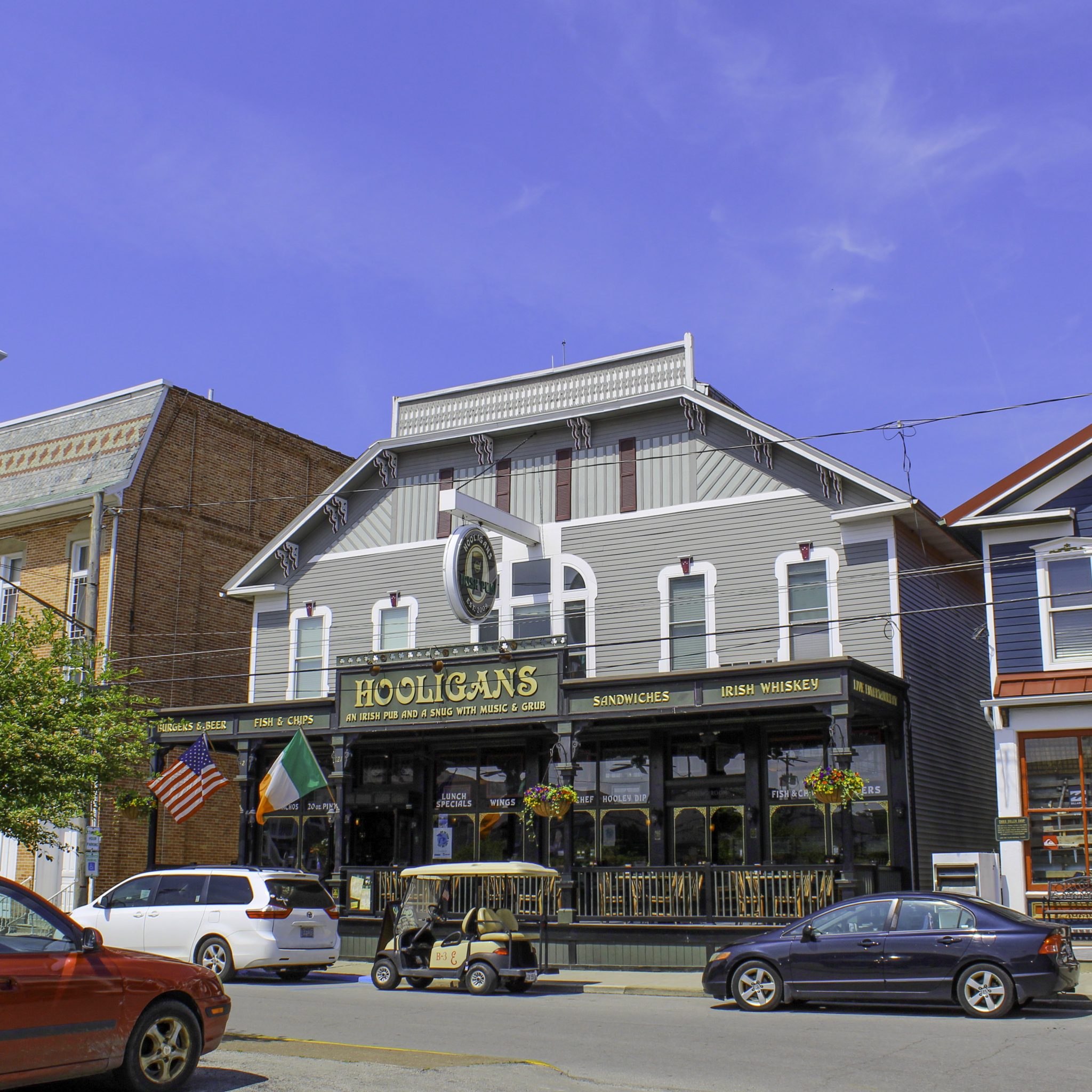 Hooligans Irish Pub - Put In Bay