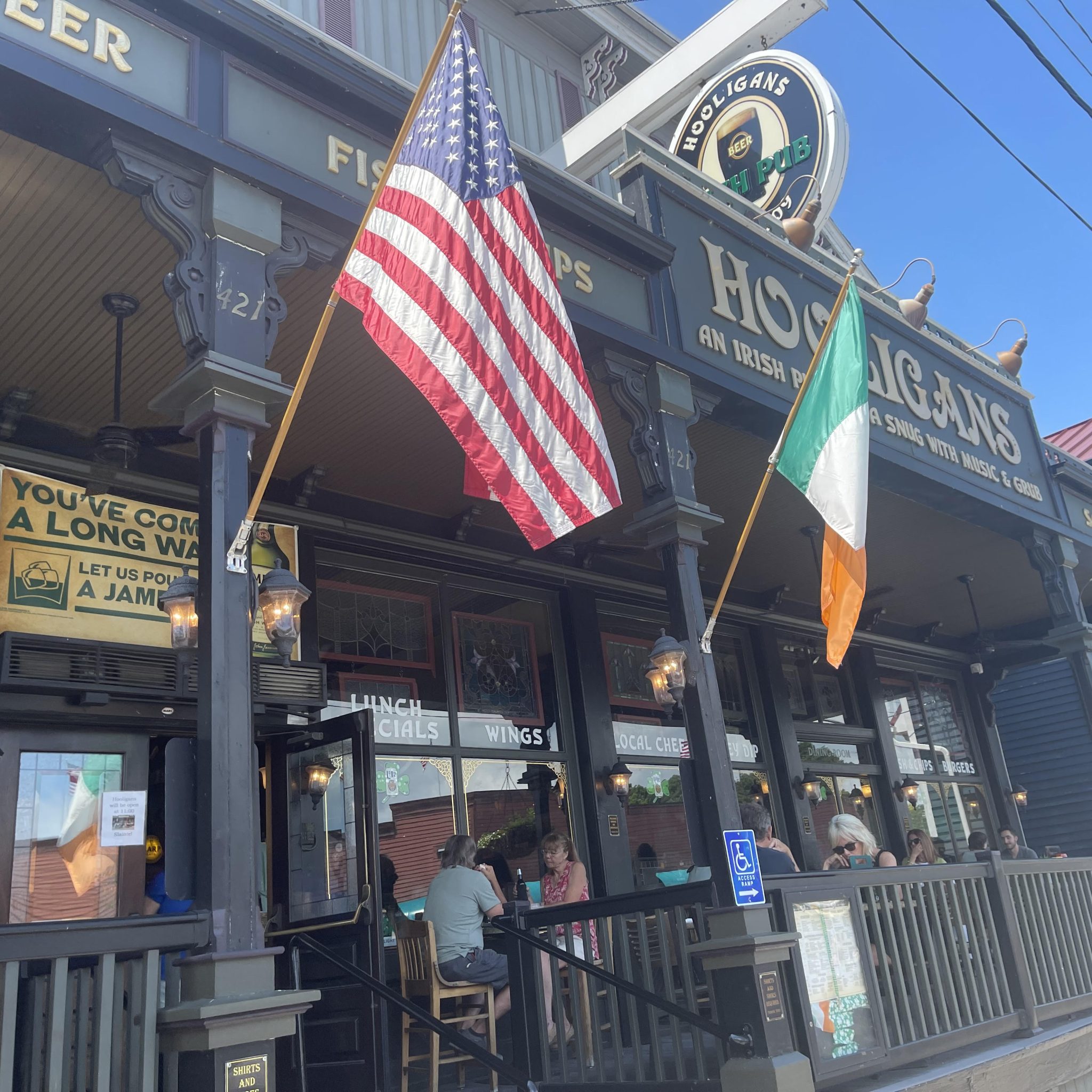 Hooligans Irish Pub - Put In Bay